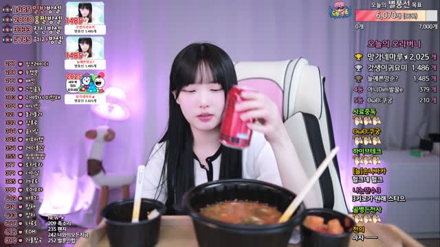 [클립]봉순:덤벨3kg 들었는데 나는 옆에 20kg 드시는 분이 쳐다봄 | SOOP VOD