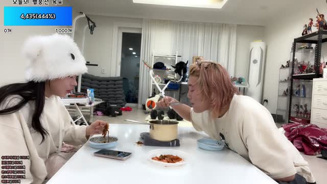 [캐치][최가네] 너는 안먹는다매 ㅋㅋㅋㅋ (한입만충 두돈반 x 온다옹) | SOOP VOD