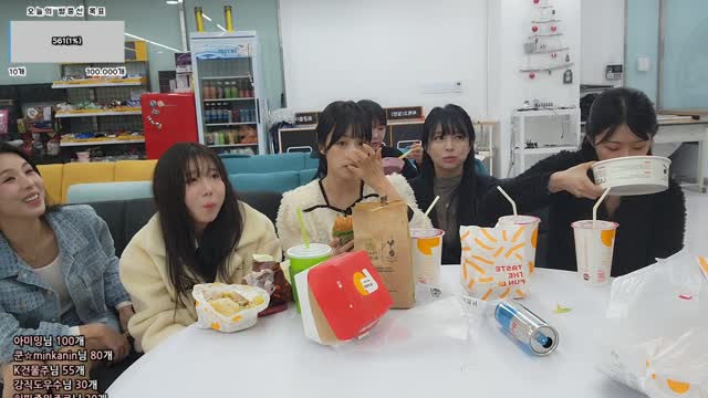 [클립]대표한테 비키니플러팅하는 러스 마라맛드립 아주 좋다 쿤형 부럽다 | SOOP VOD