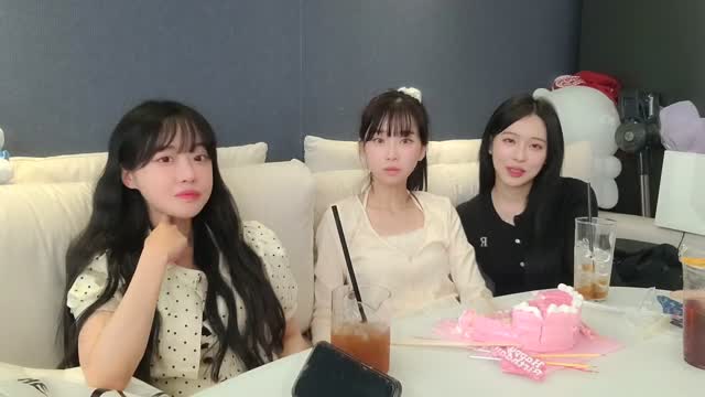 [캐치]독거선민96. 생일서비스 융삐악 출동 | SOOP VOD