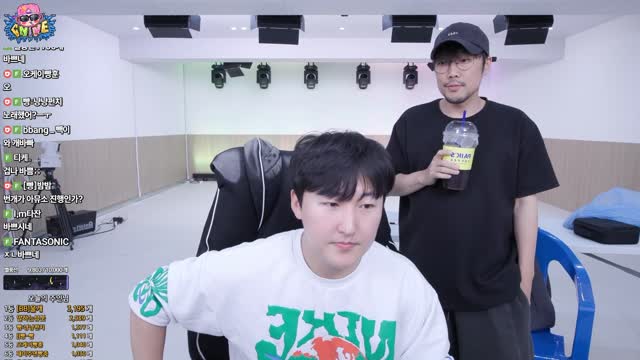 [클립] 빵훈이에게 별풍선 892개 선물 | SOOP VOD