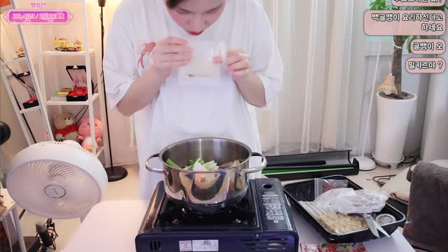 [클립] 하루3에게 별풍선 124개 선물 | SOOP VOD