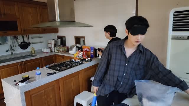 [클립]안예슬x남순 잠시 후 비키니...1박2일 수니그룹MT | SOOP VOD