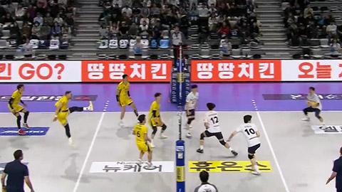 4연속 득점을 만드는 KB손해보험 | SOOP VOD