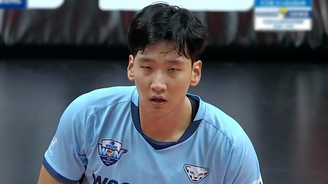 최다 범실의 우리카드, 연속 범실로 역전 허용! | SOOP VOD