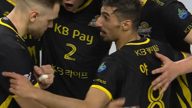 5점차를 따라붙는 KB의 저력 | SOOP VOD